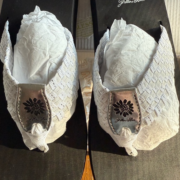 Yellow Box | Shoes | Yellow Box Black And White Sandals | Poshmark